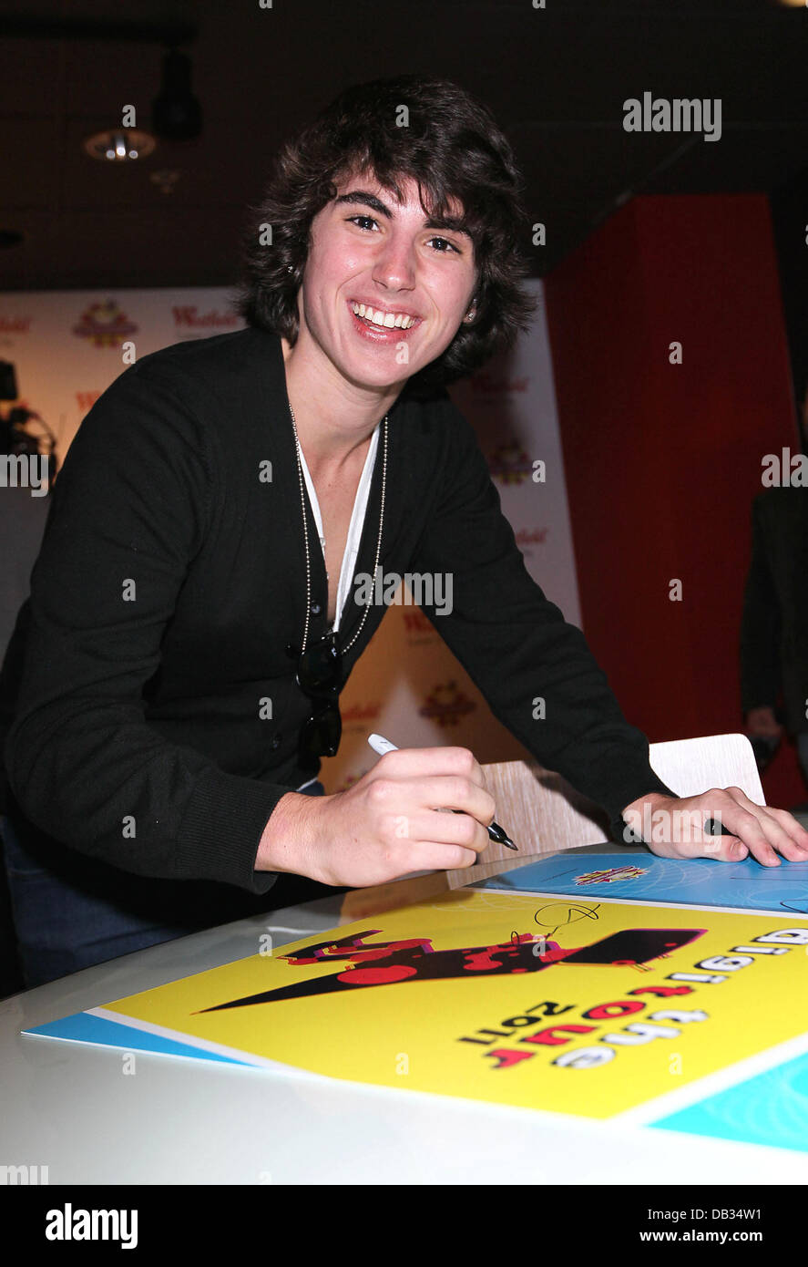 Ricky Ficarelli The DigiTour Milkshake launch at Millions Of Milkshakes ...