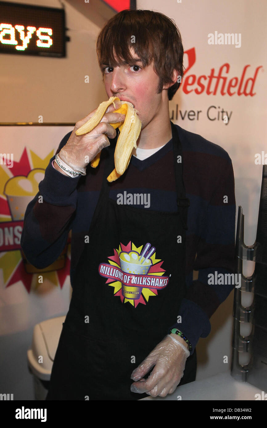 Dave Days The DigiTour Milkshake launch at Millions Of Milkshakes in ...