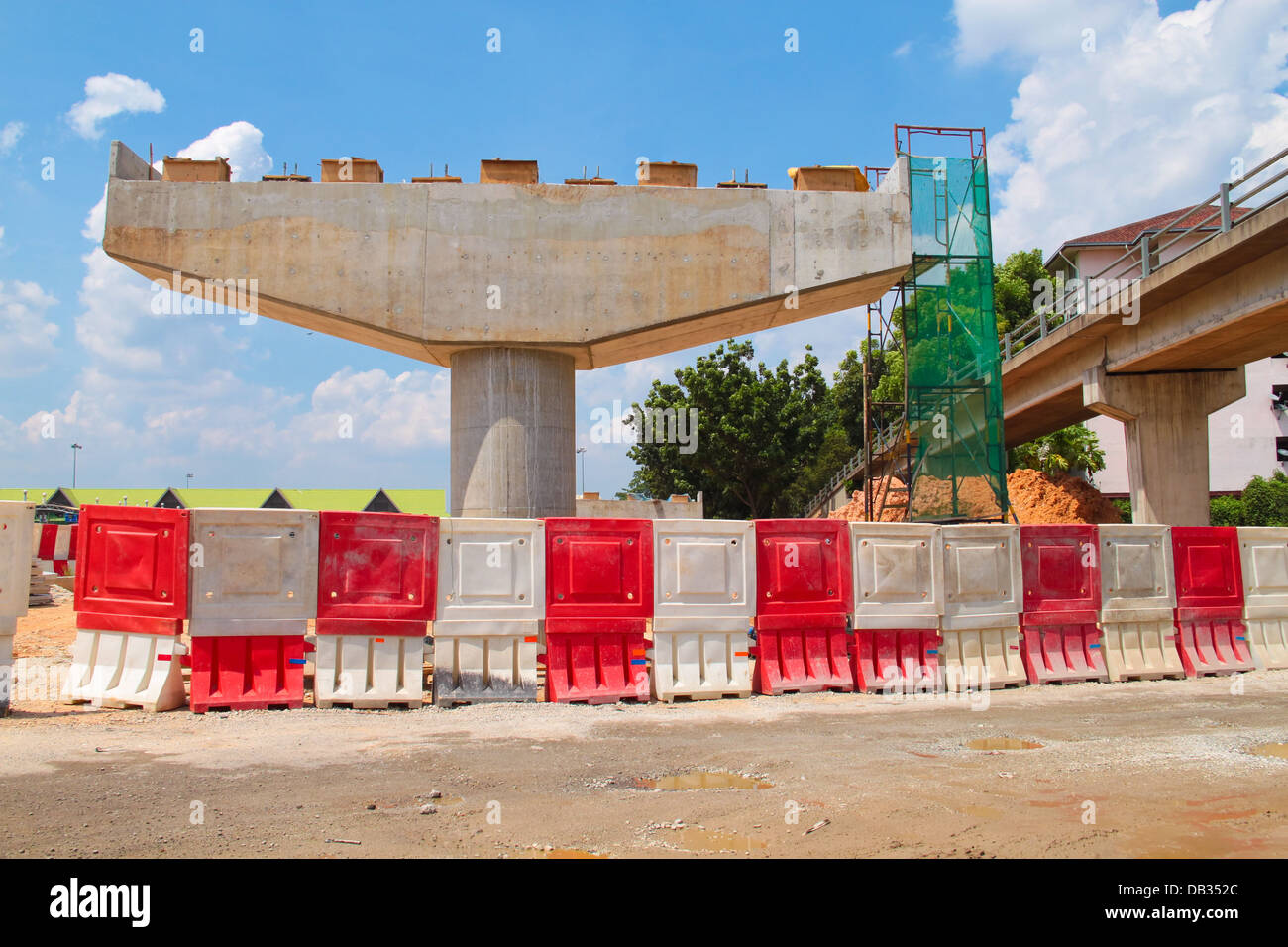 Building support pillar Stock Photo - Alamy