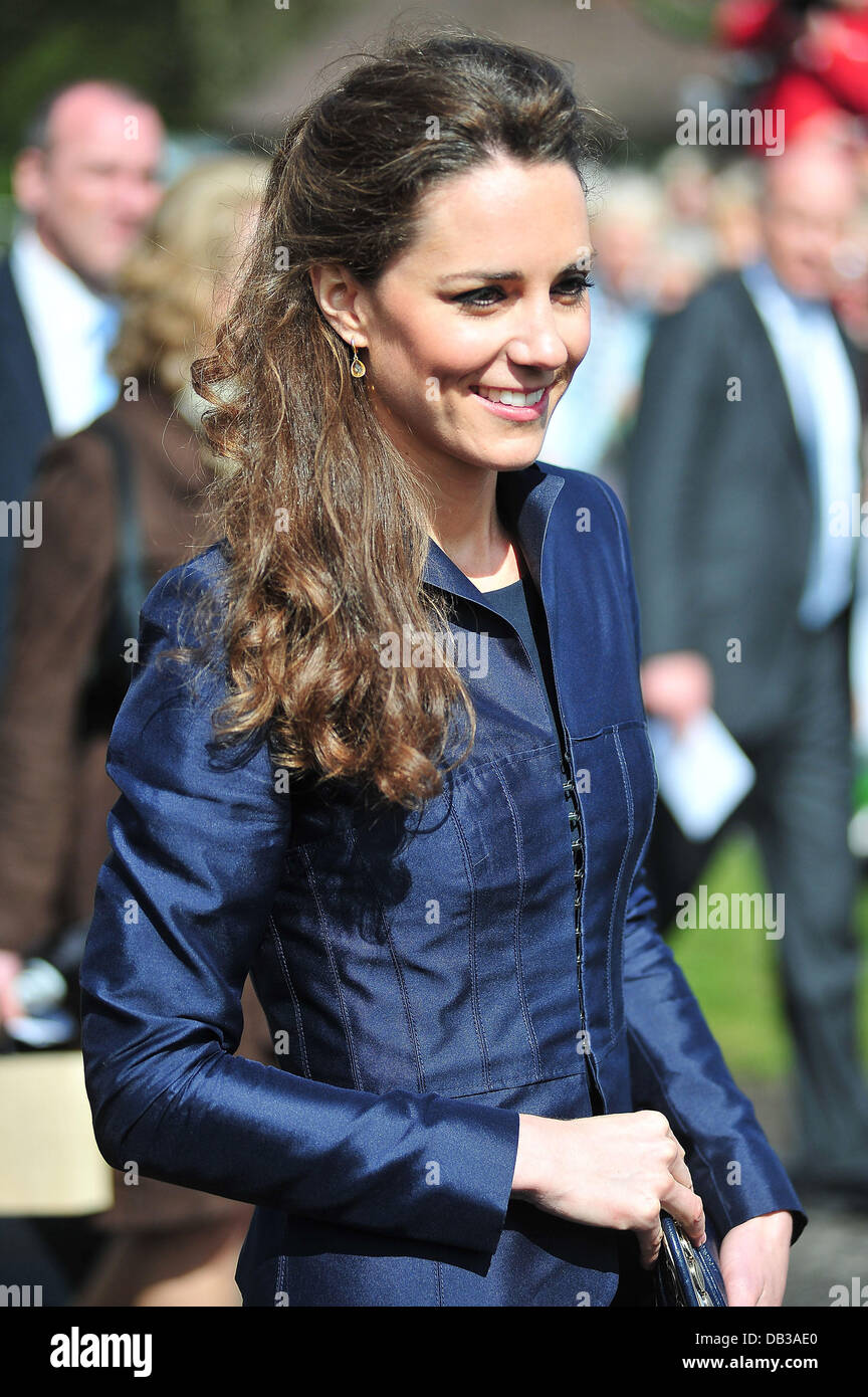 Kate Middleton Kate Middleton and Prince William visit Witton Country ...
