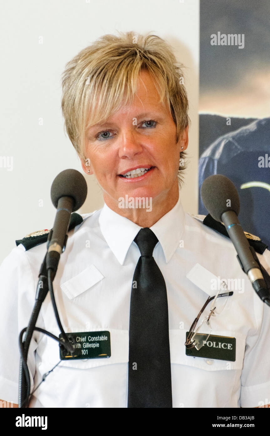 Female chief police speaking hi-res stock photography and images - Alamy