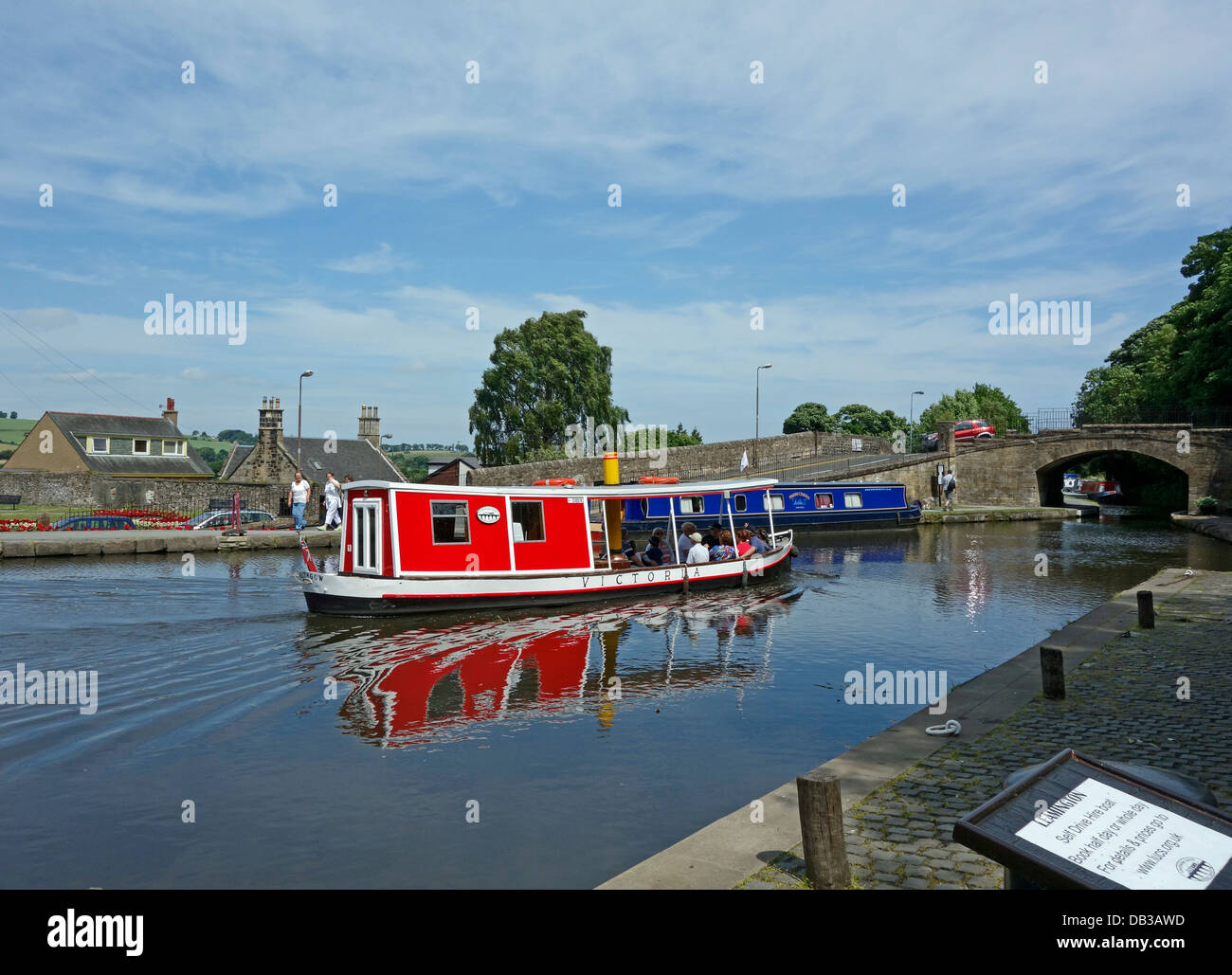 Linlithgow Union Canal society canal boat Victoria cruising on Union ...