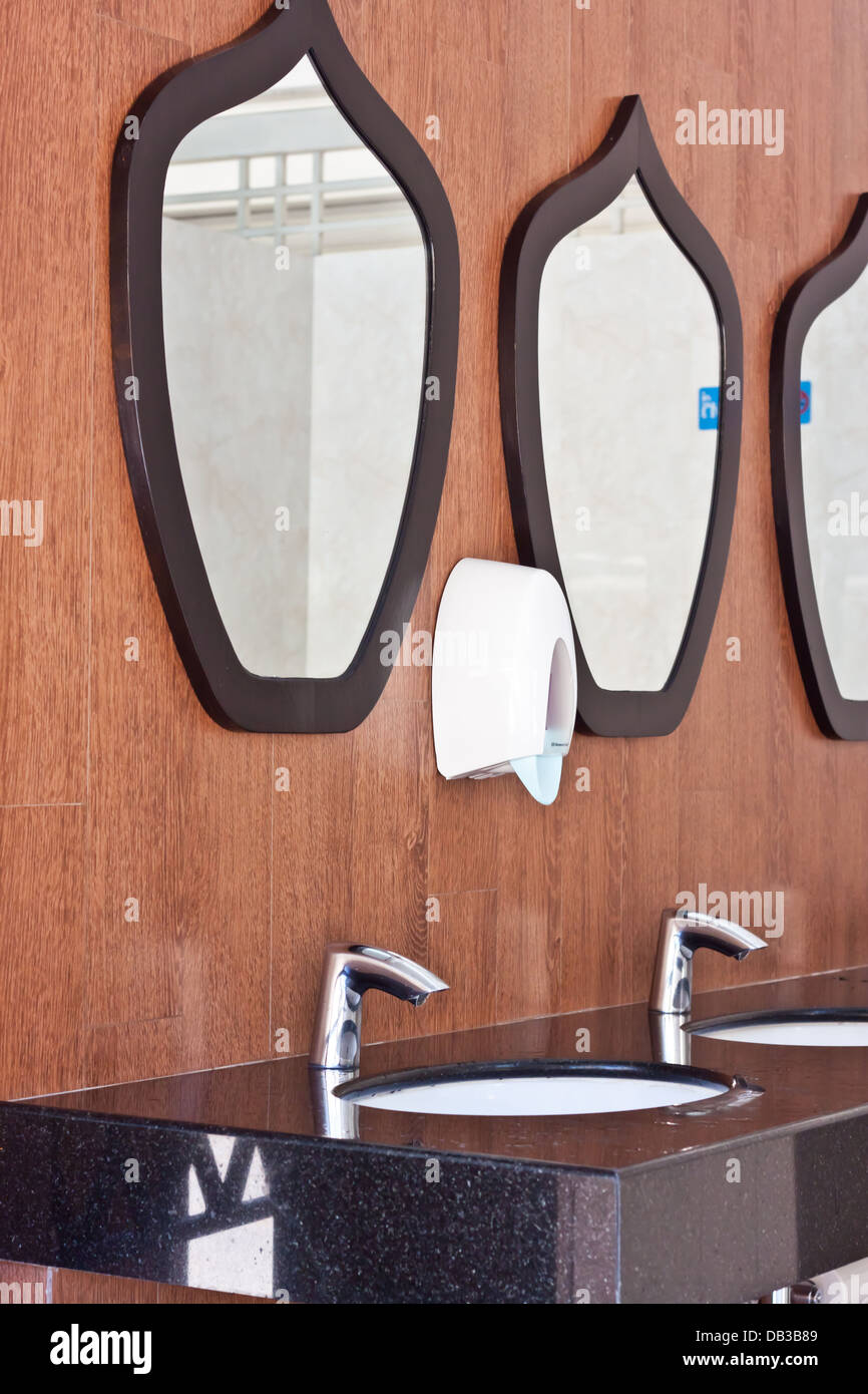 mirror in toilet Stock Photo - Alamy