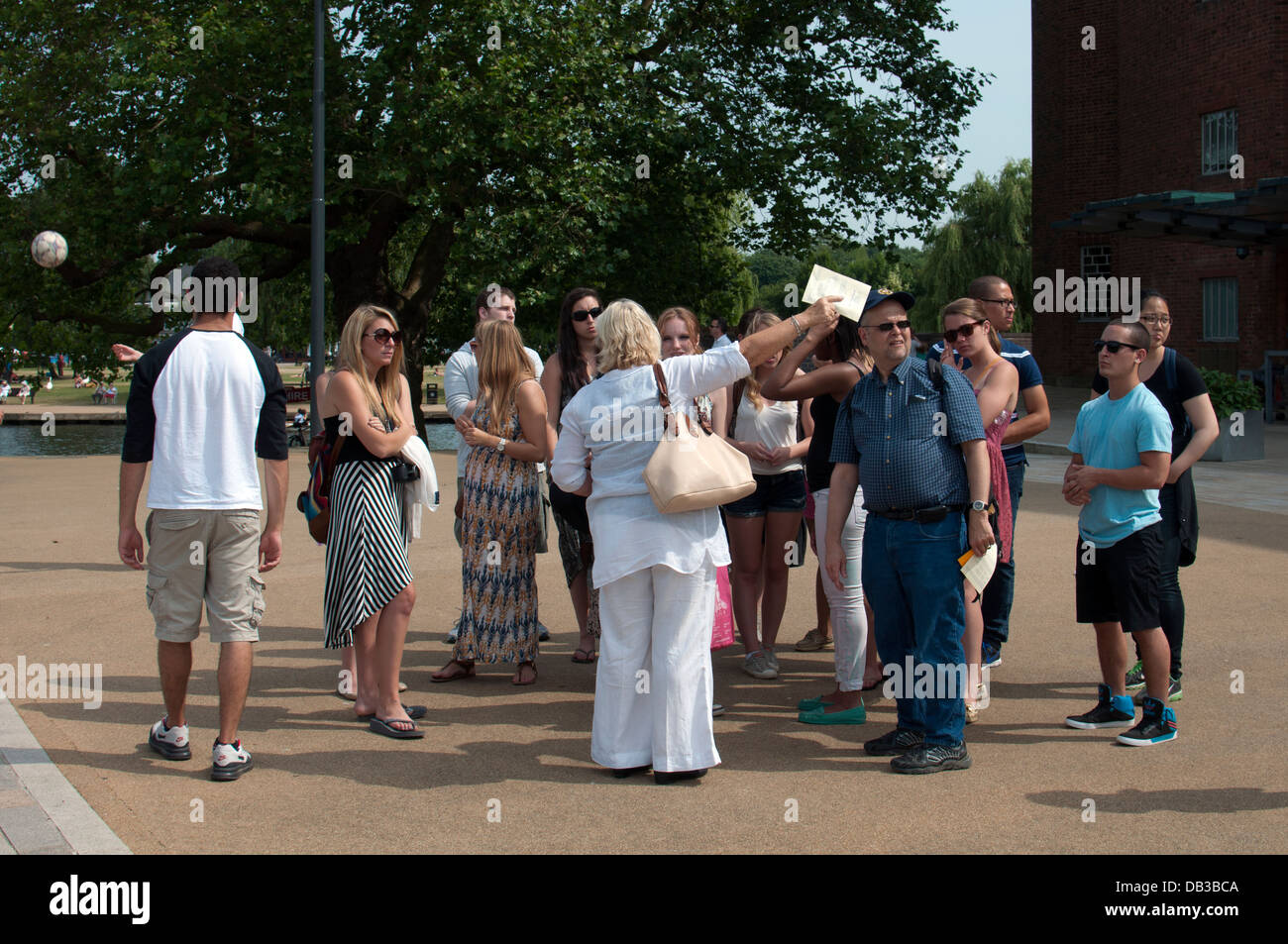 Tour guide uk people hi-res stock photography and images - Alamy