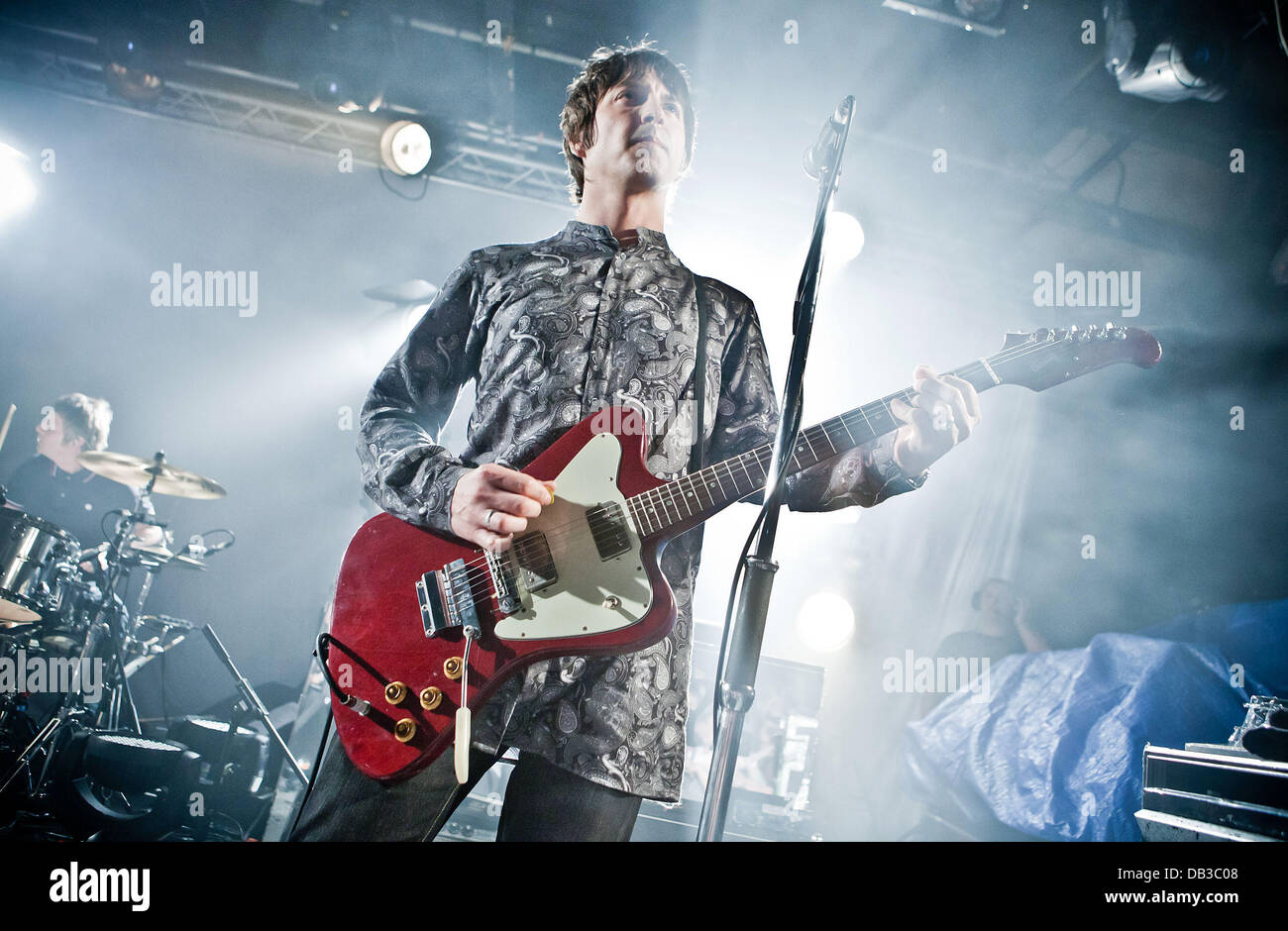 Gem Archer of rock band Beady Eye start their UK tour at Rock City ...