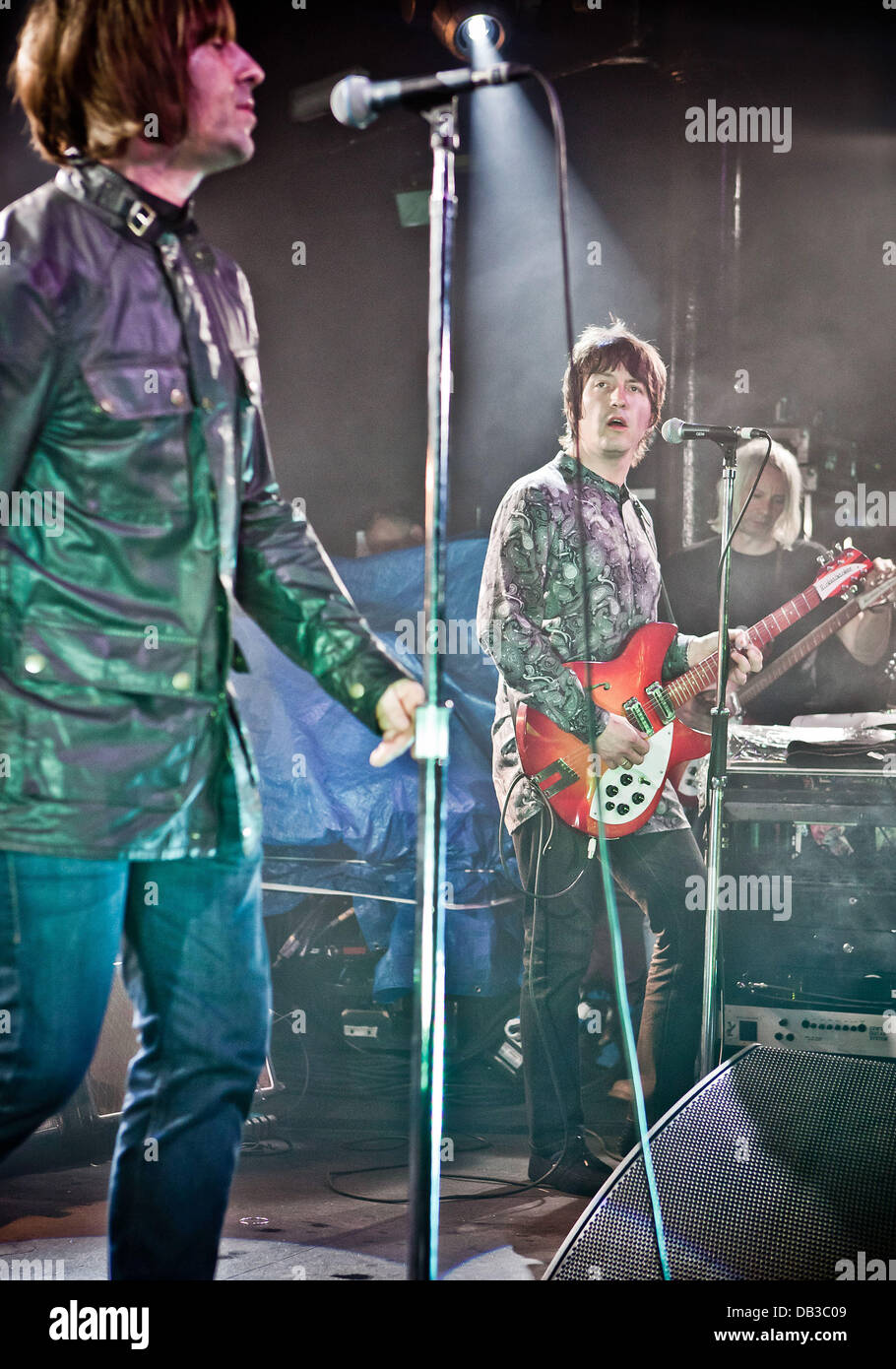 Gem Archer of rock band Beady Eye start their UK tour at Rock City ...