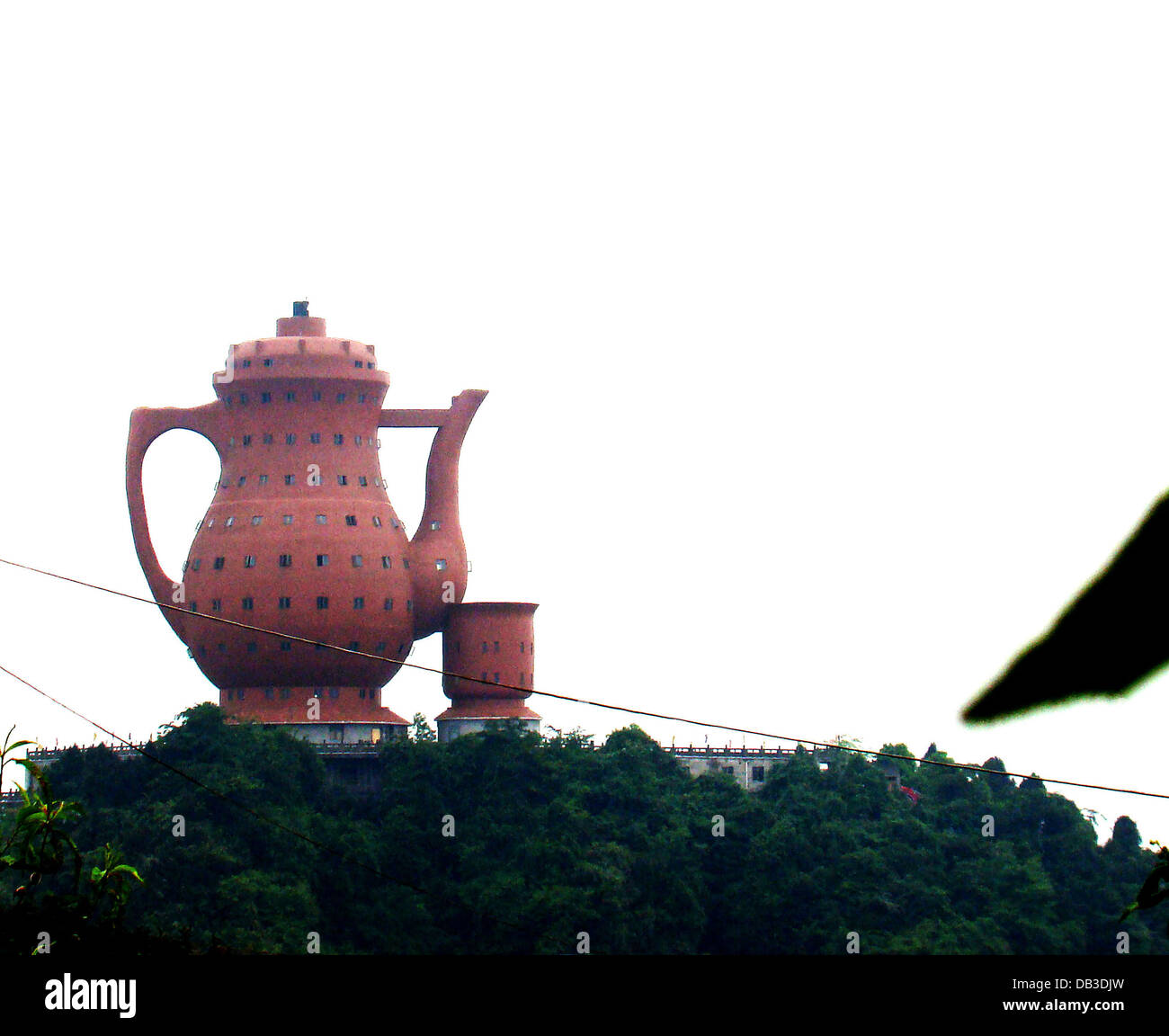 Giant Teapot A giant tea pot is opened in Meitan County's Lawrence Park ...