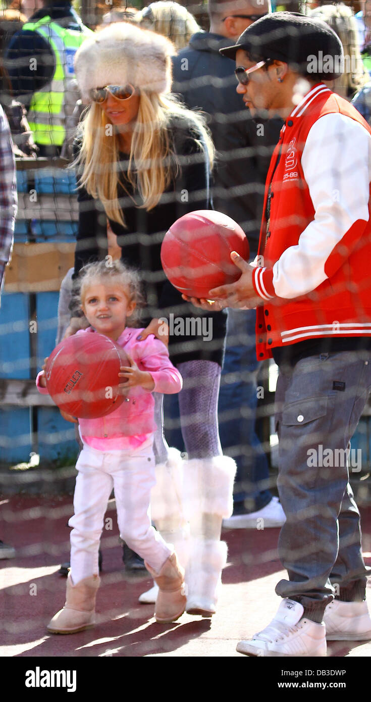 Katie Price, Princess Tiaamii Katie Price and friends enjoy a fun day ...