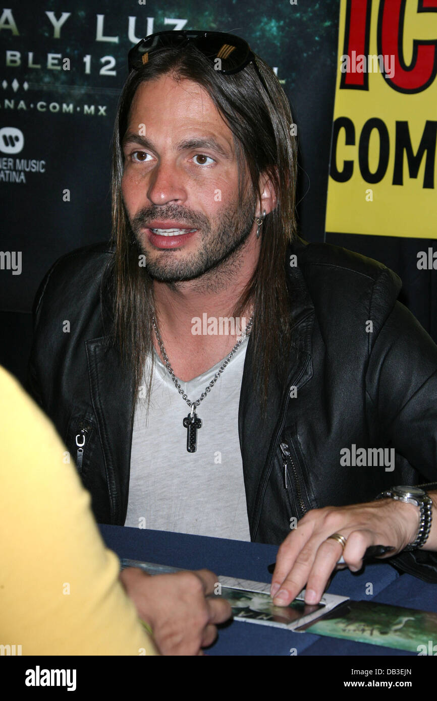 Sergio vallin of mana hi-res stock photography and images - Alamy
