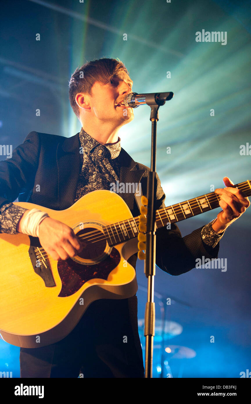 Dan gillespie the feeling hi-res stock photography and images - Alamy