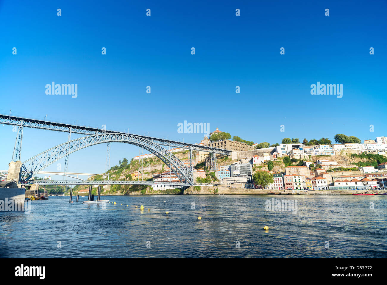 Old metal bridge portugal hi-res stock photography and images - Alamy