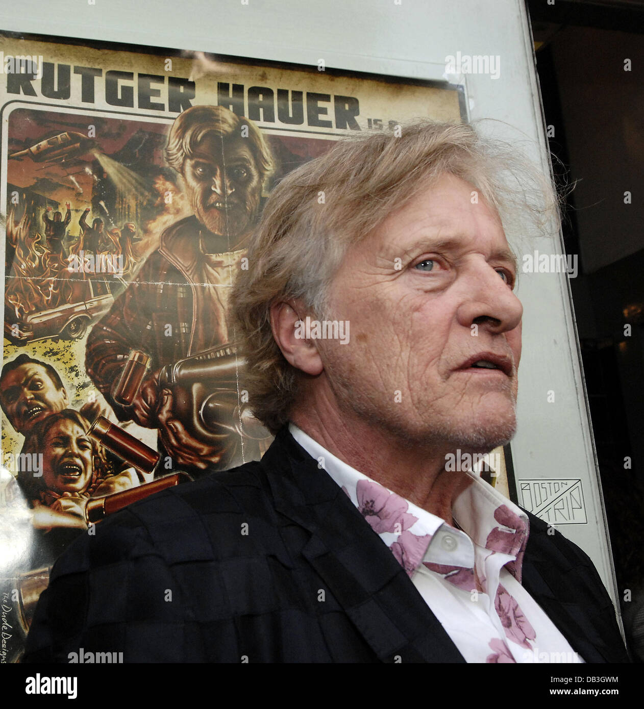 Chats to press hi-res stock photography and images - Alamy