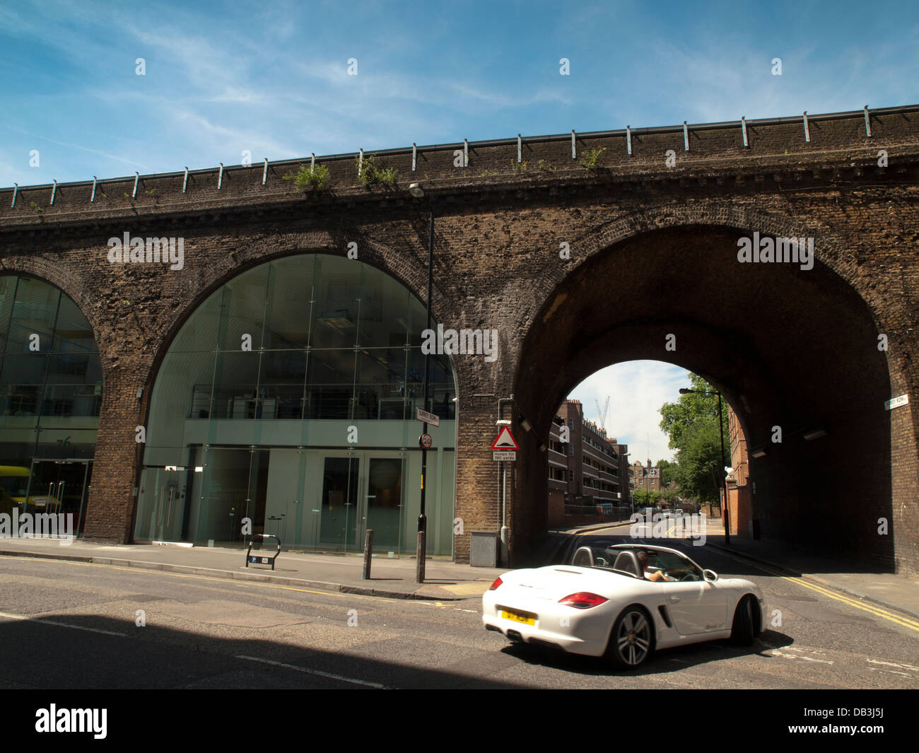 The back streets of Southwark in London Stock Photo - Alamy