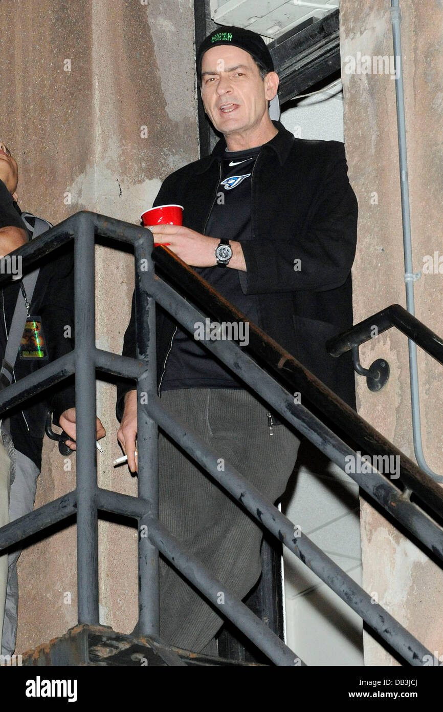 Charlie sheen fans hi-res stock photography and images - Alamy