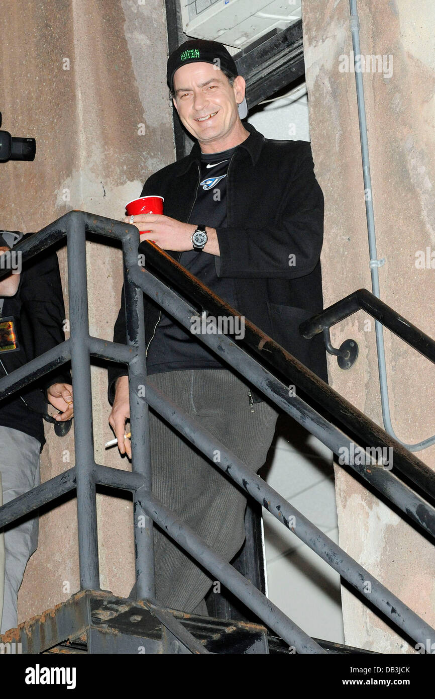 Charlie sheen fans hi-res stock photography and images - Alamy