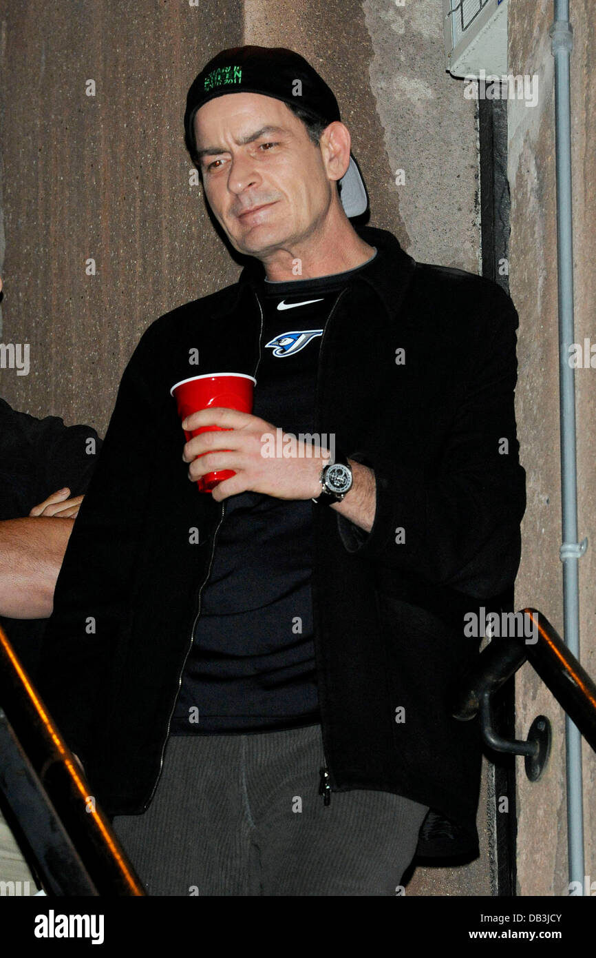 Charlie sheen fans hi-res stock photography and images - Alamy