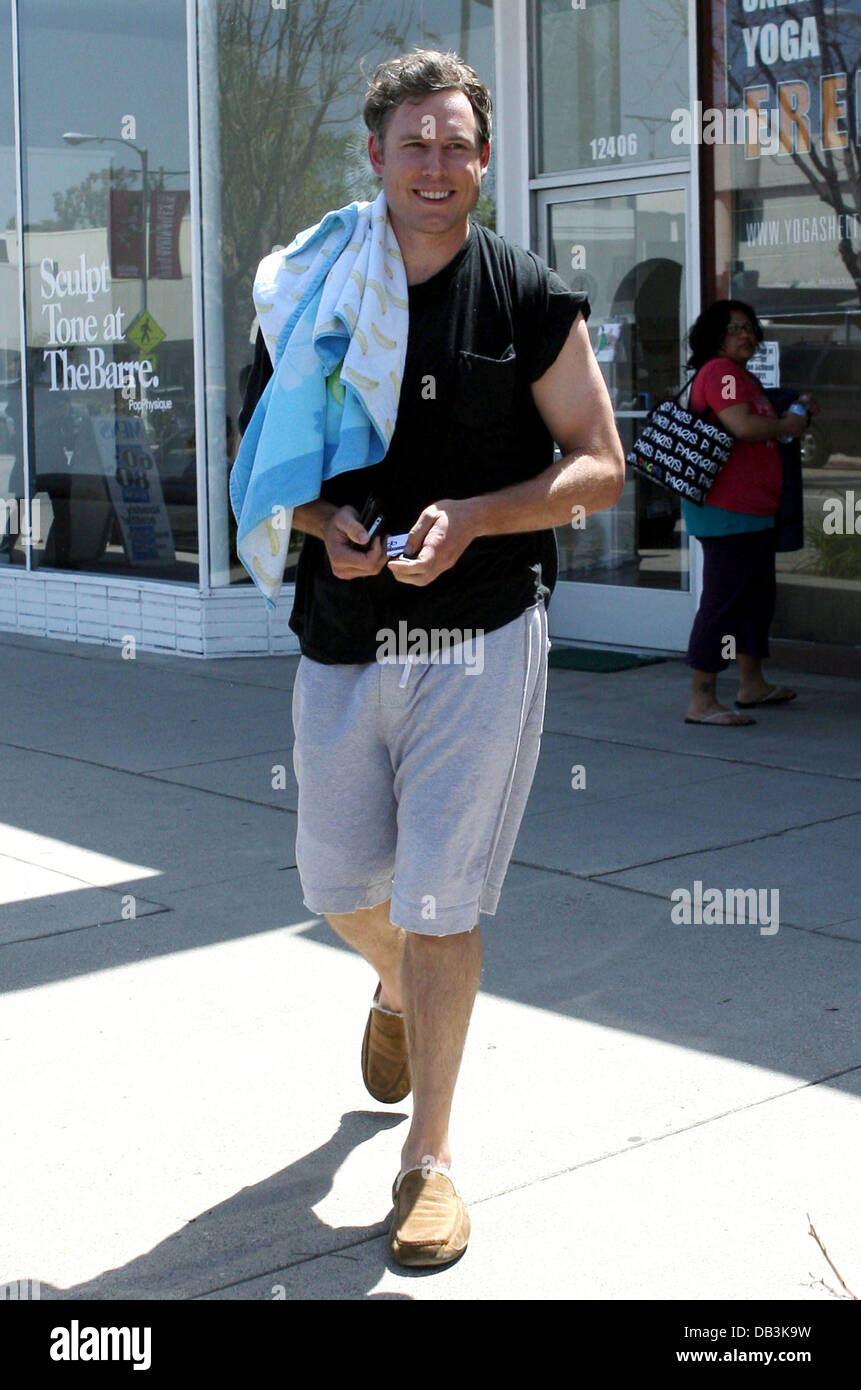 Eric Johnson leaves a gym in Studio City Los Angeles, California - 14. ...