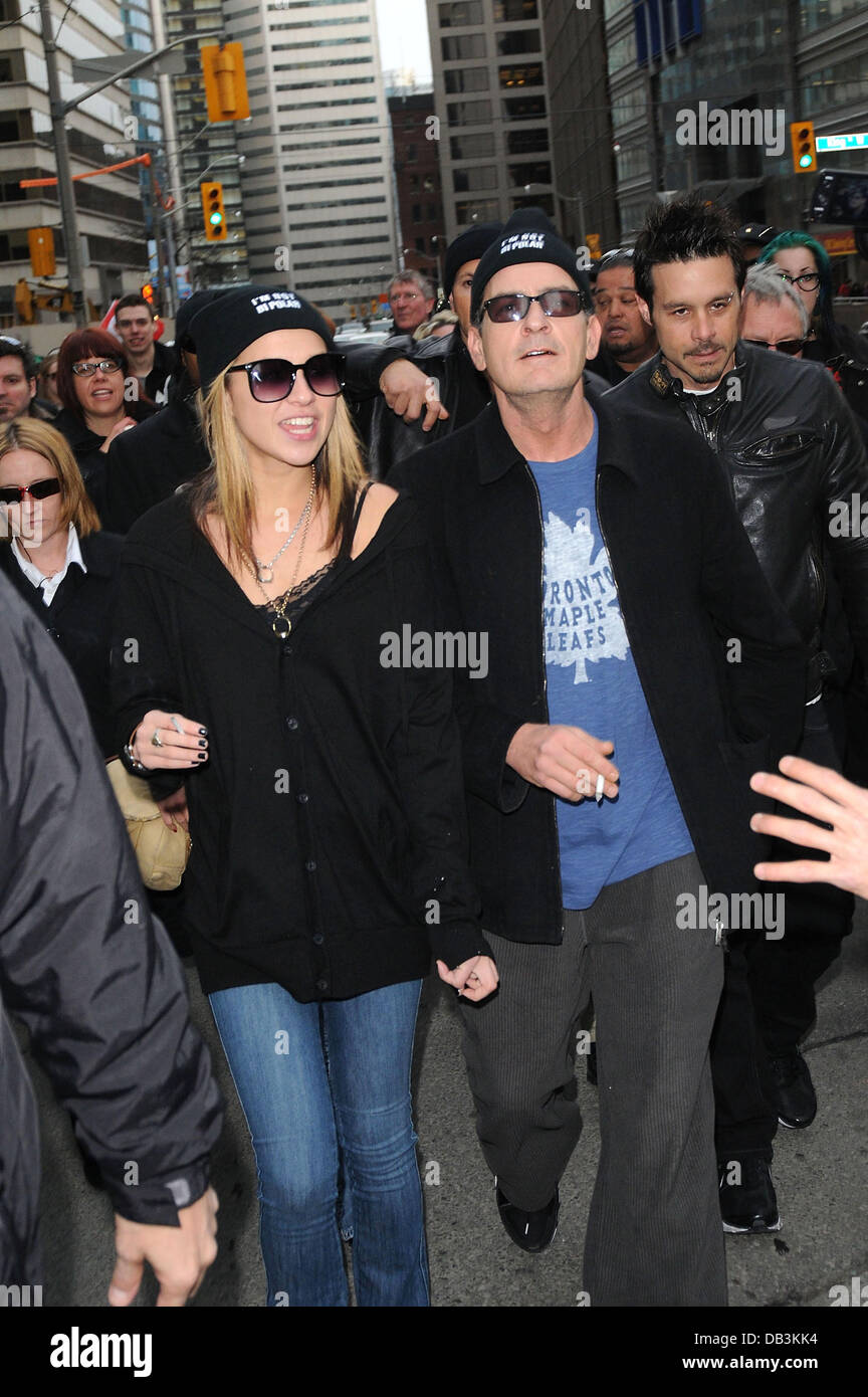 Charlie sheen goddess natalie kenly hi-res stock photography and images ...