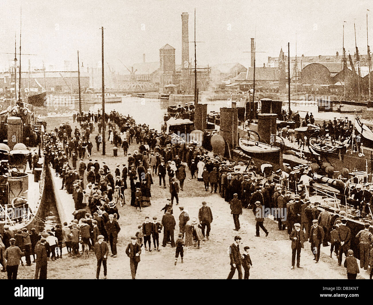 Swansea Docks early 1900s Stock Photo - Alamy