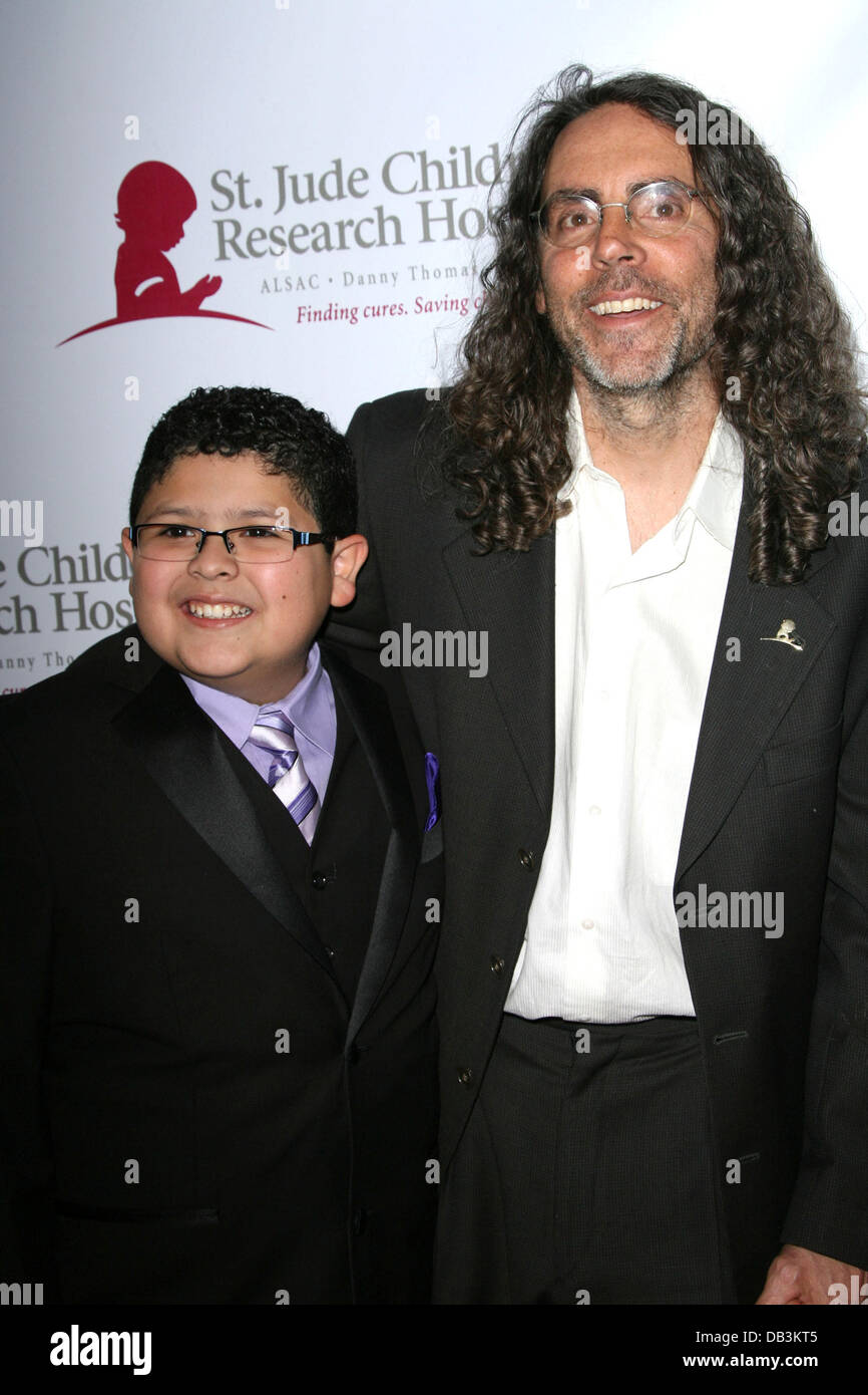 Rico Rodriguez and Tom Shadyac 2nd Annual 'Estrellas por la Vida' Gala ...