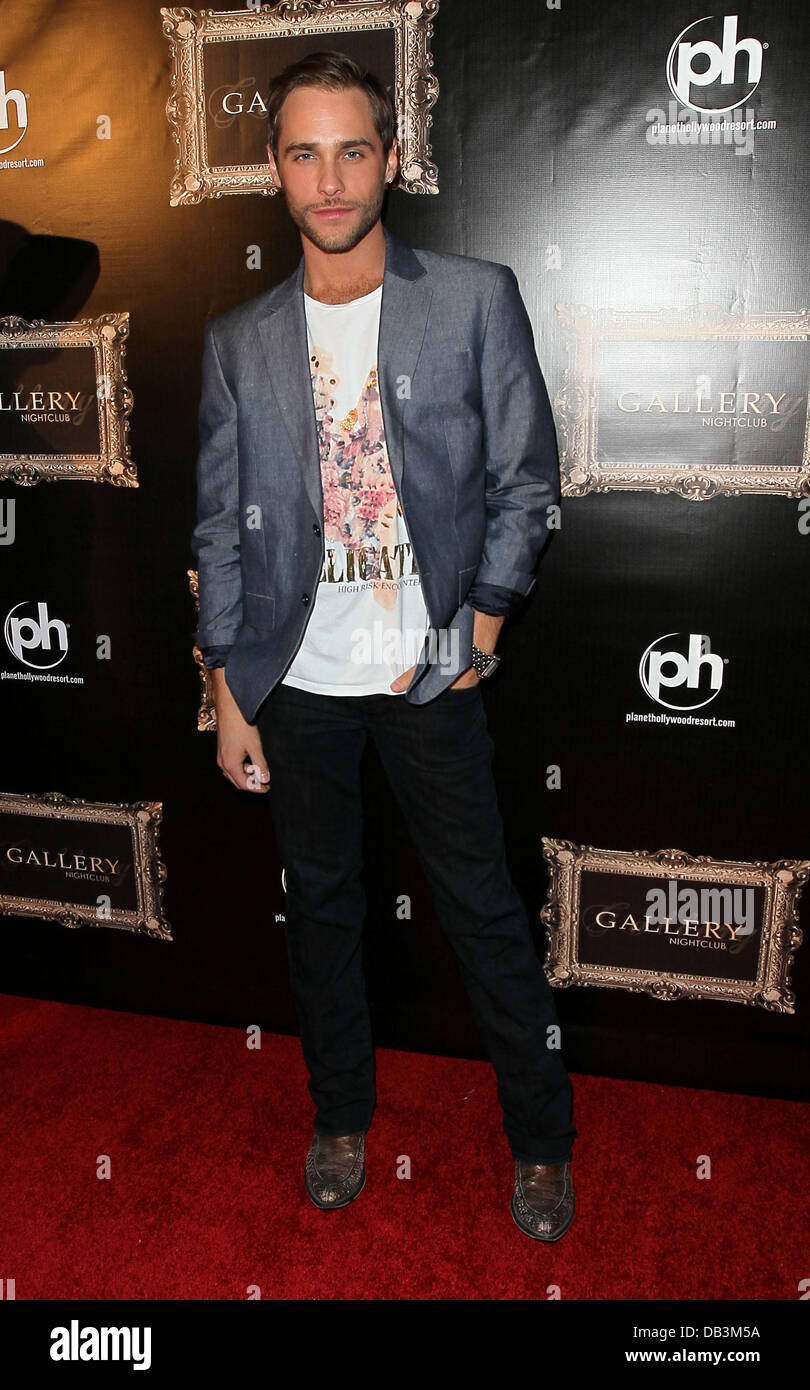 Josh Strickland Gallery nightclub celebrates it's grand opening with ...