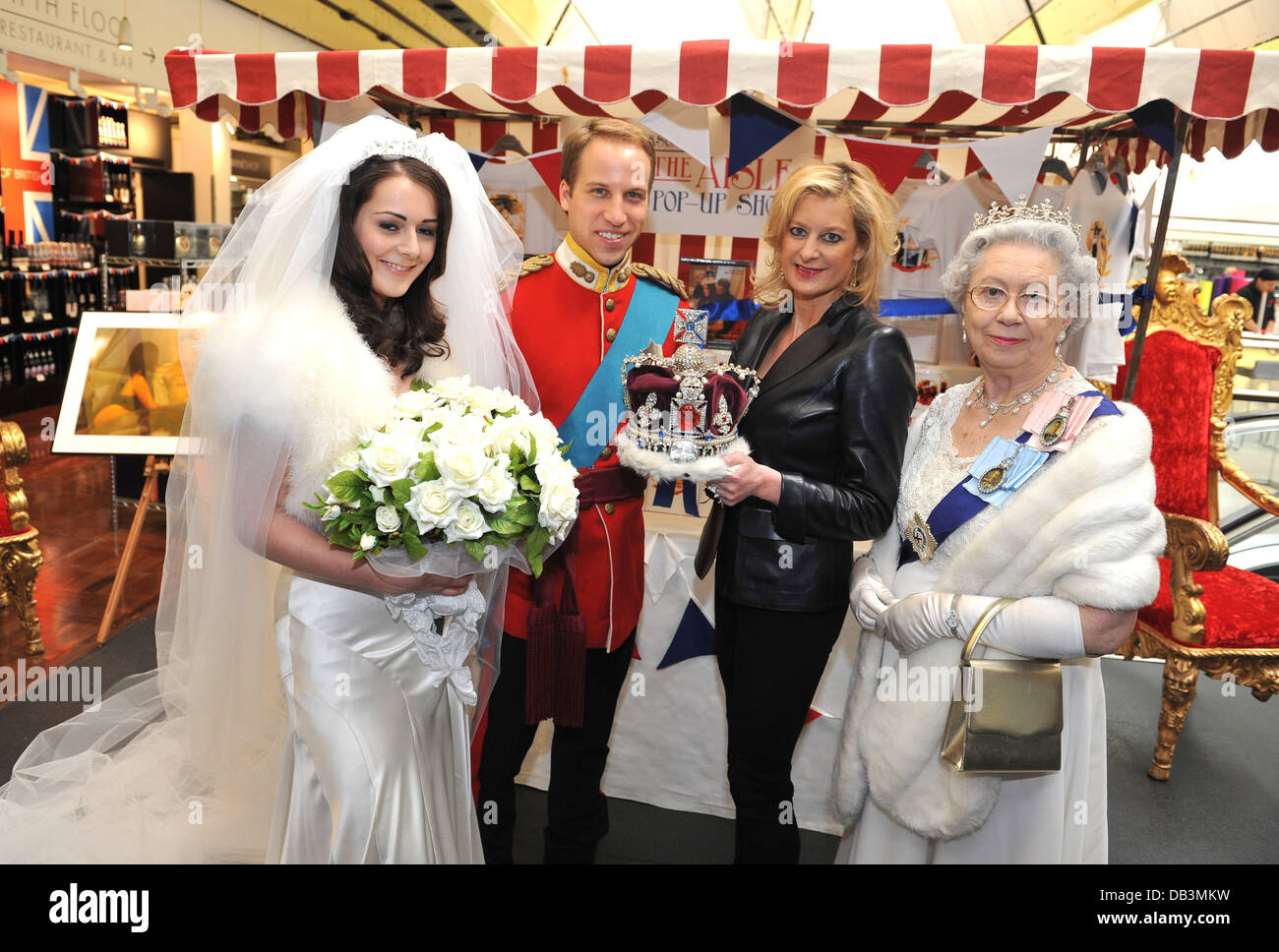 Prince William, Kate Middleton and Queen Elizabeth II look-a-likes with ...