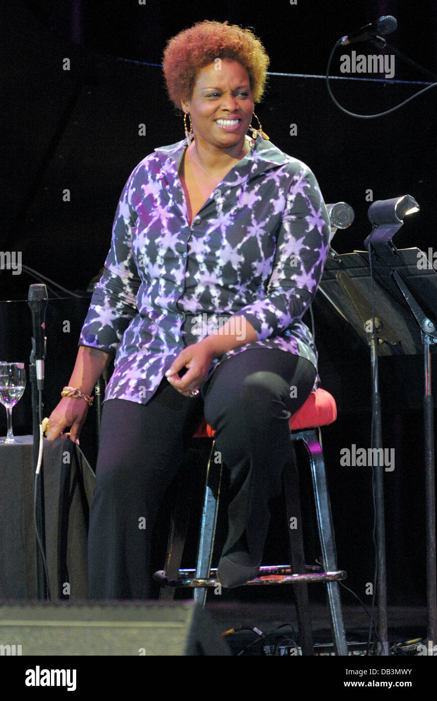 Elizabeth Reeves High Resolution Stock Photography and Images - Alamy