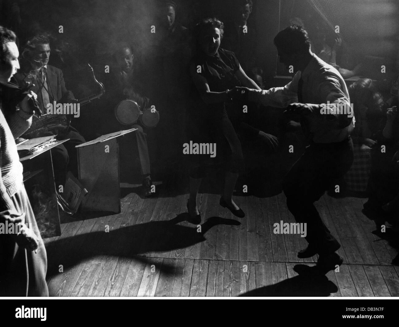 Couple dancing rock roll music hi-res stock photography and images - Alamy