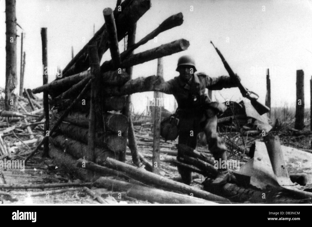 events, Second World War / WWII, Russia 1942 / 1943, German soldier in a destroyed house, 1943 ...