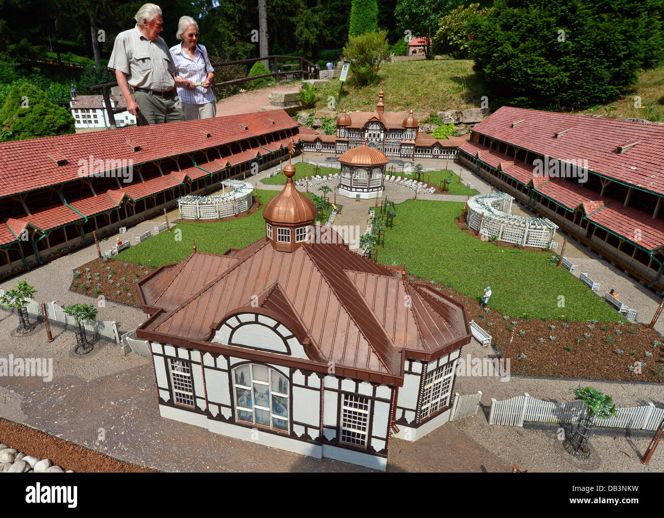 Visitors look a 1-25 scale model of the graduation works in Bad ...
