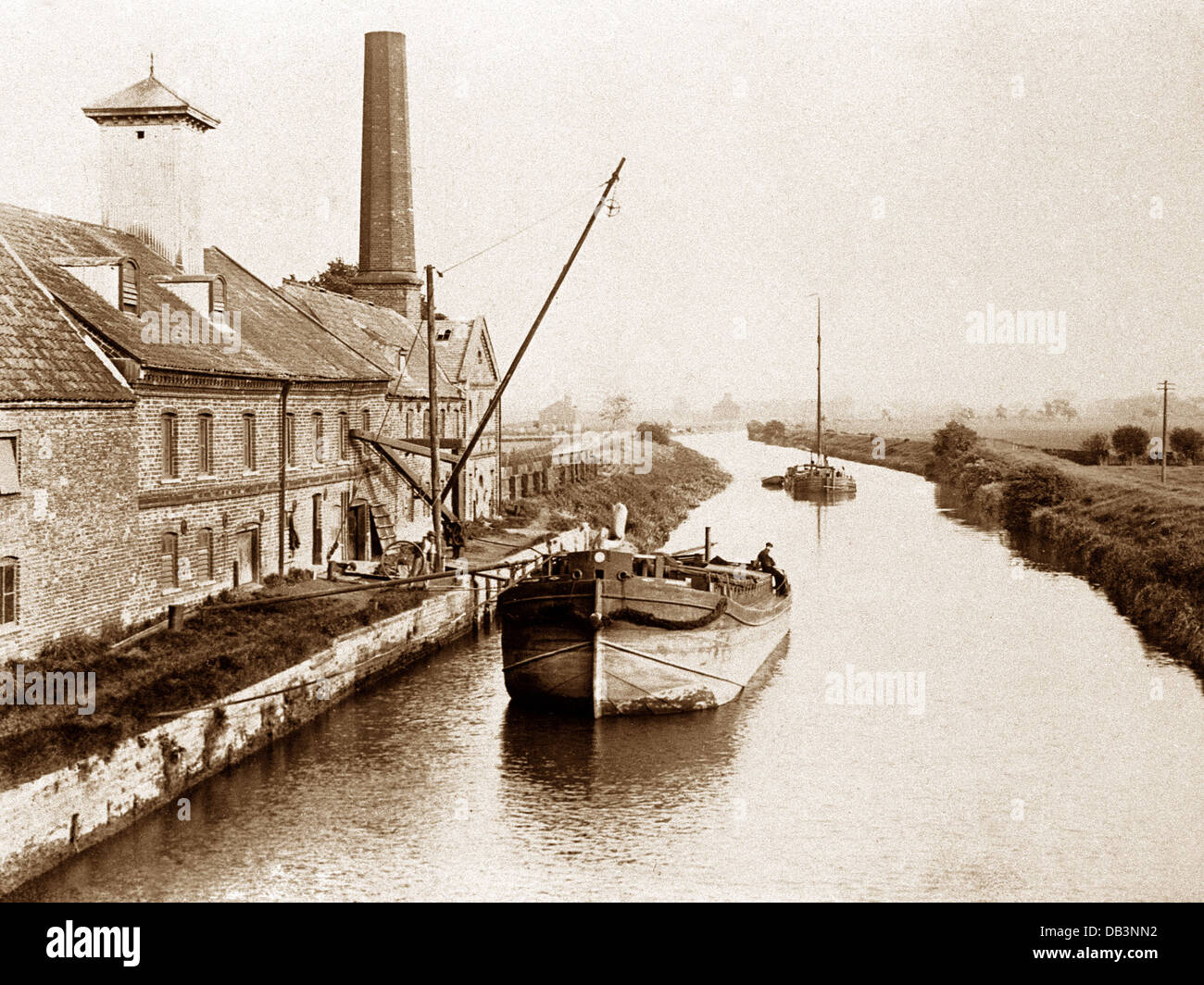 Hull Bridge Canal Barge early 1900s Stock Photo - Alamy