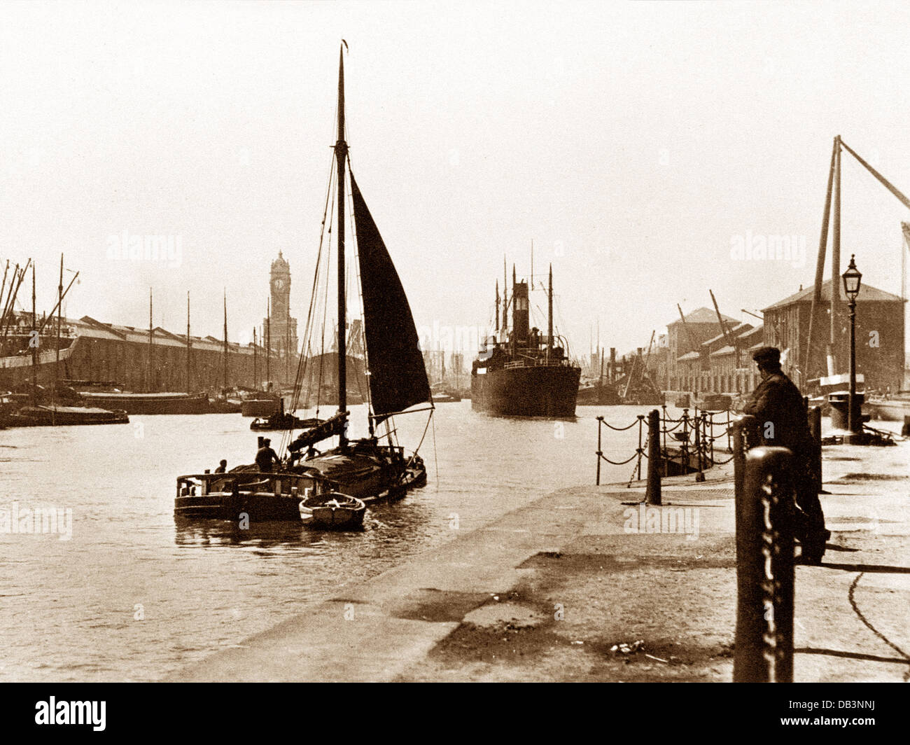 Hull Albert Dock early 1900s Stock Photo, Royalty Free Image: 58475246 ...