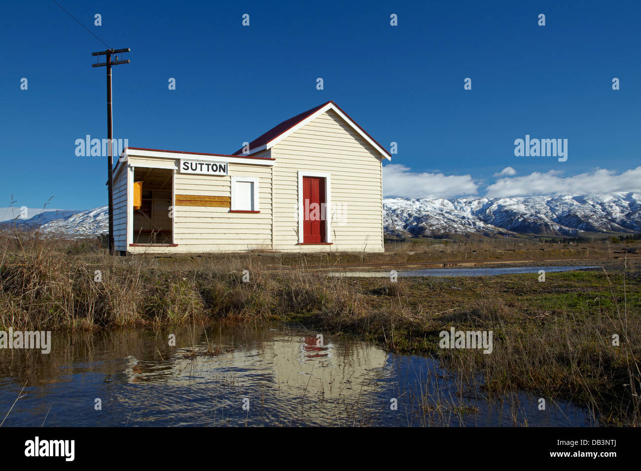 Sutton train station hi-res stock photography and images - Alamy