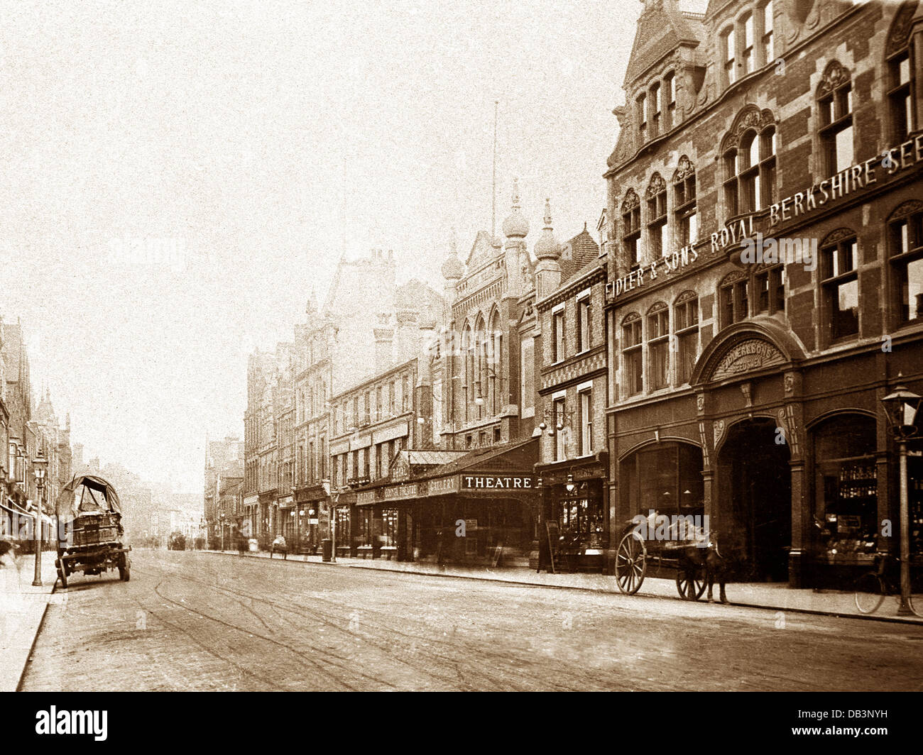 1900s theater hi-res stock photography and images - Alamy
