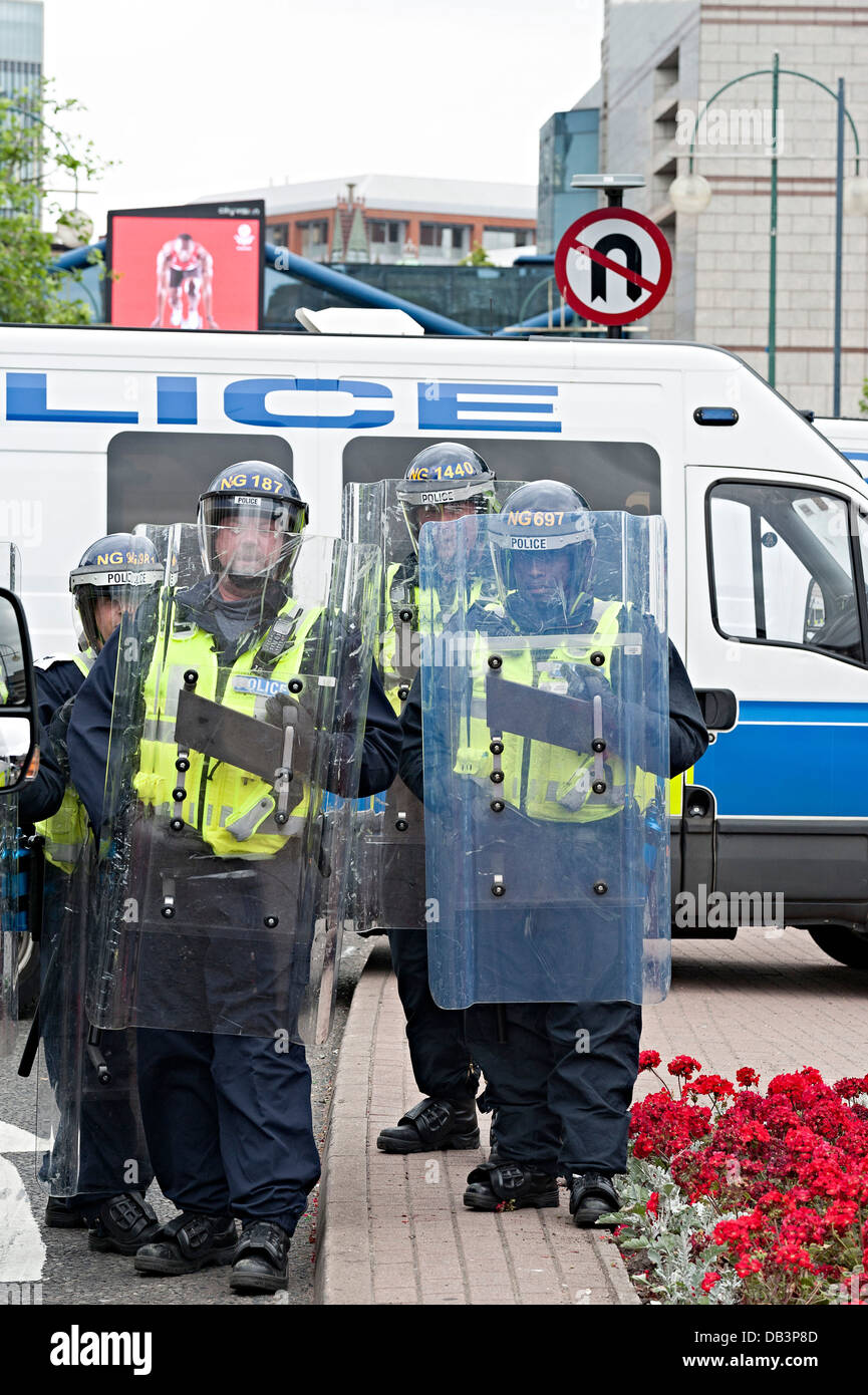 english defence league edl protest birmingham july 20th 2013 riot ...