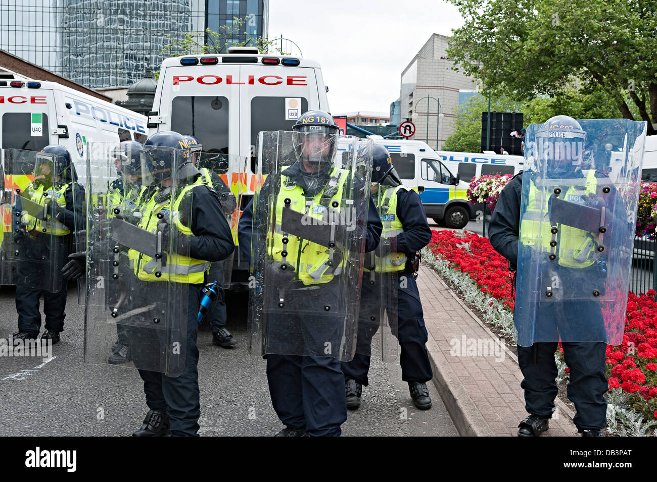 english defence league edl protest birmingham july 20th 2013 riot ...