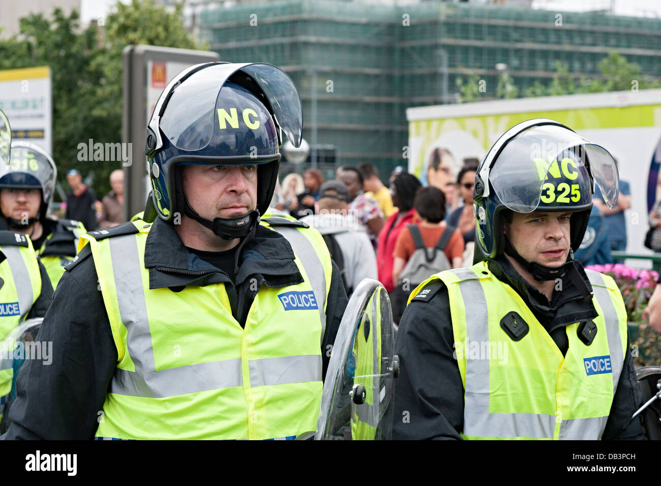 english defence league edl protest birmingham july 20th 2013 riot ...