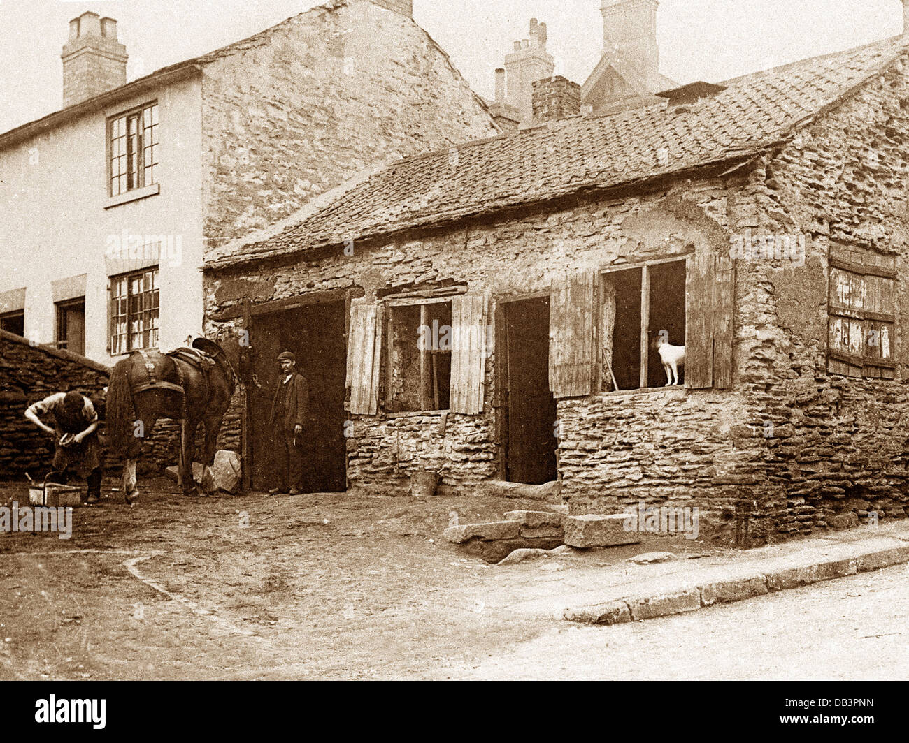 Blacksmith early 1900s england hi-res stock photography and images - Alamy