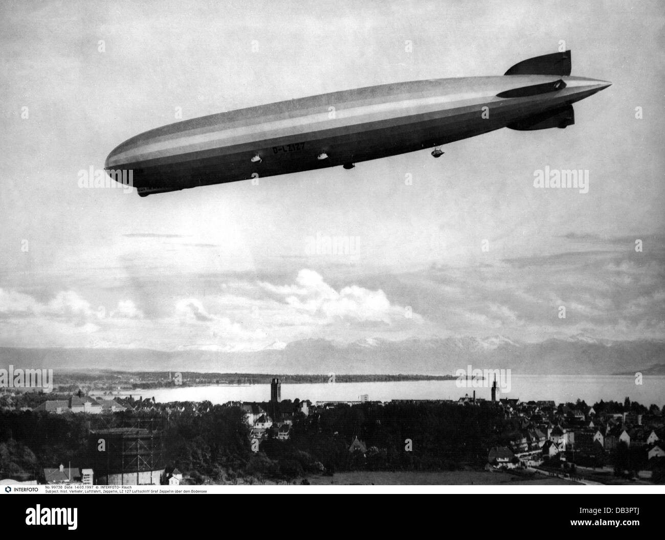 transport / transportation, aviation, airships, zeppelin "Graf Zeppelin ...