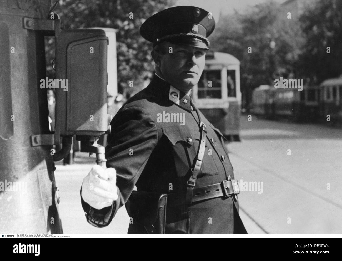 1930s policeman hi-res stock photography and images - Alamy