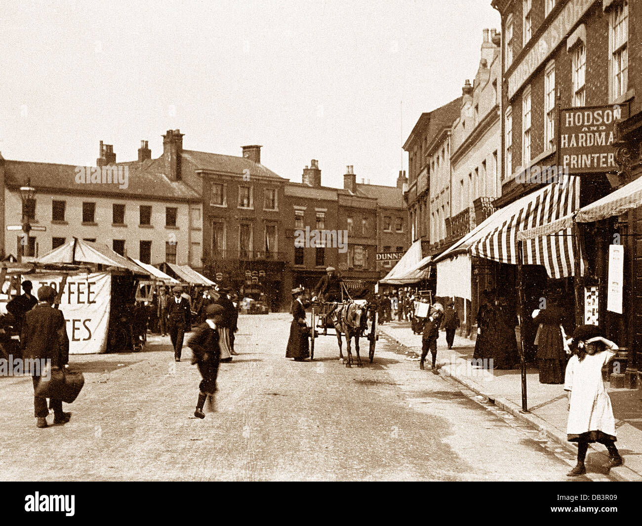 Retford market square england nottinghamshire hi-res stock photography ...