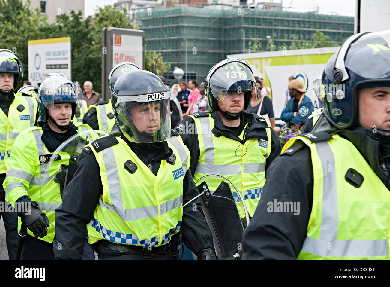 Birmingham edl riot police demonstration hi-res stock photography and ...