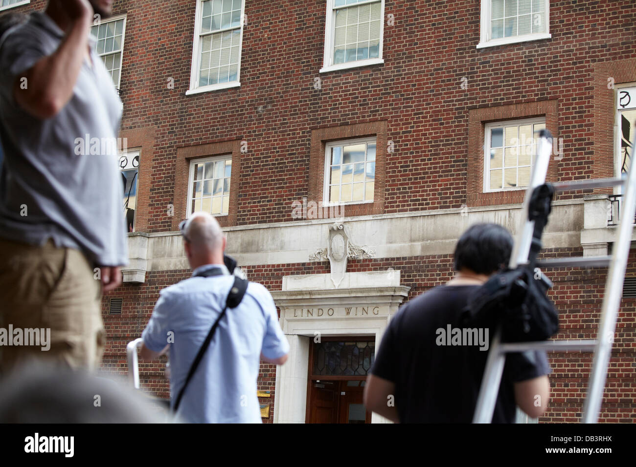 Outside the lindo wing of st marys hospital hi-res stock photography ...