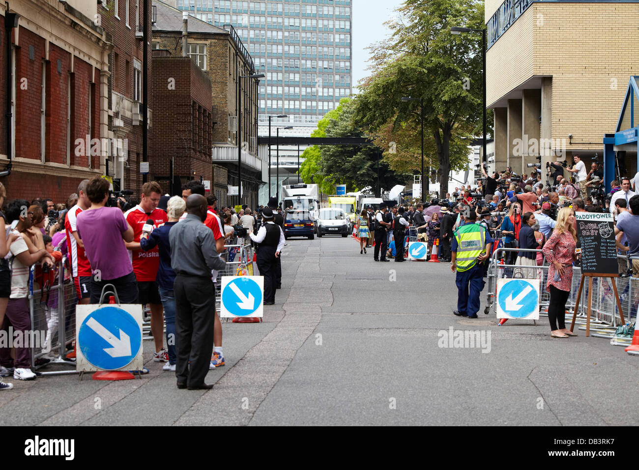 London, UK. 23rd July 2013. Press wait outside the Lindo Wing of Saint ...