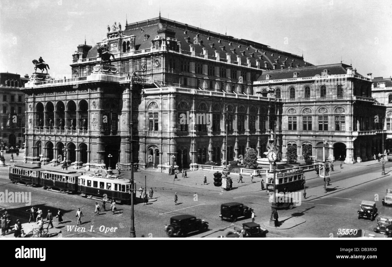 Vienna opera house exterior view Black and White Stock Photos & Images ...