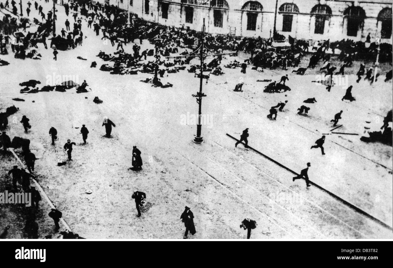 October revolution 1917 hi-res stock photography and images - Alamy