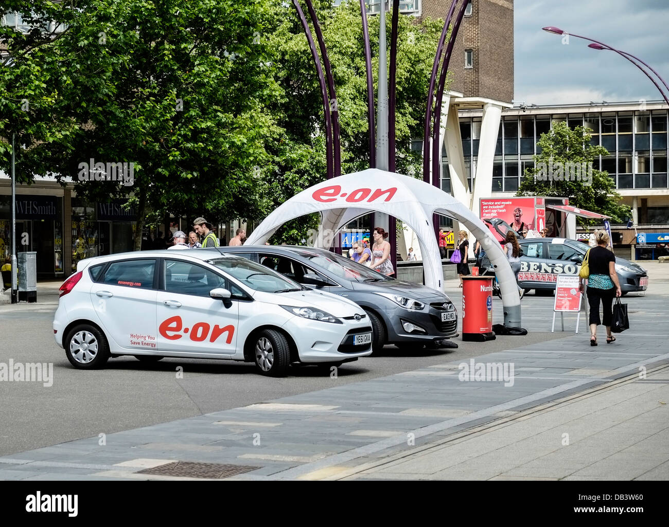 Sales team hi-res stock photography and images - Alamy