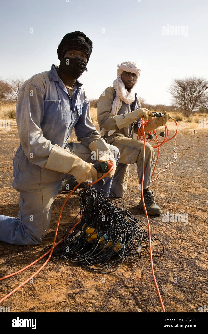 Seismic crew hi-res stock photography and images - Alamy