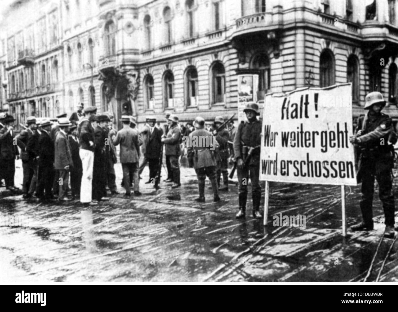 events, Kapp-Luettwitz Putsch 13.- 17.5.1920, putschists closing off ...