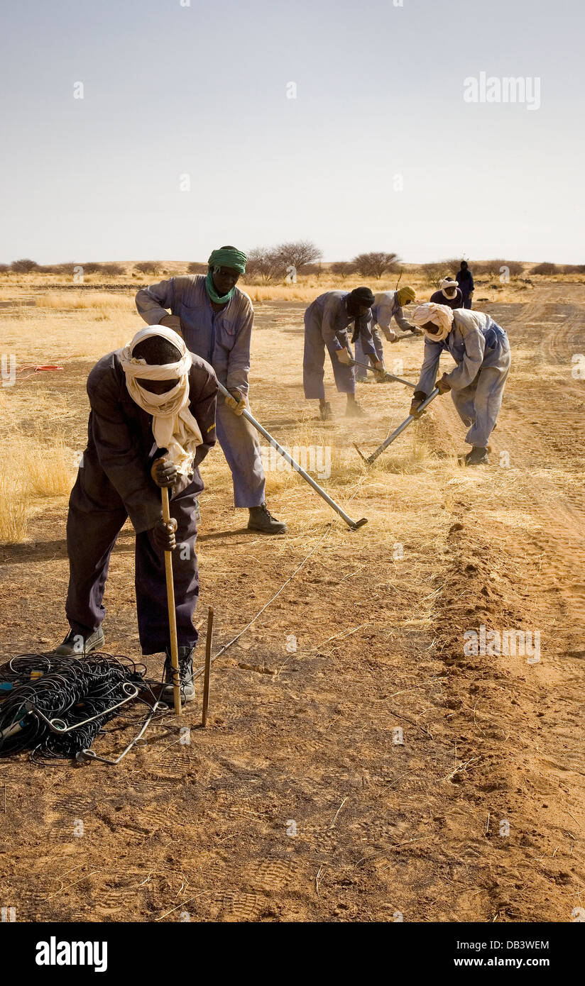 Seismic crew hi-res stock photography and images - Alamy